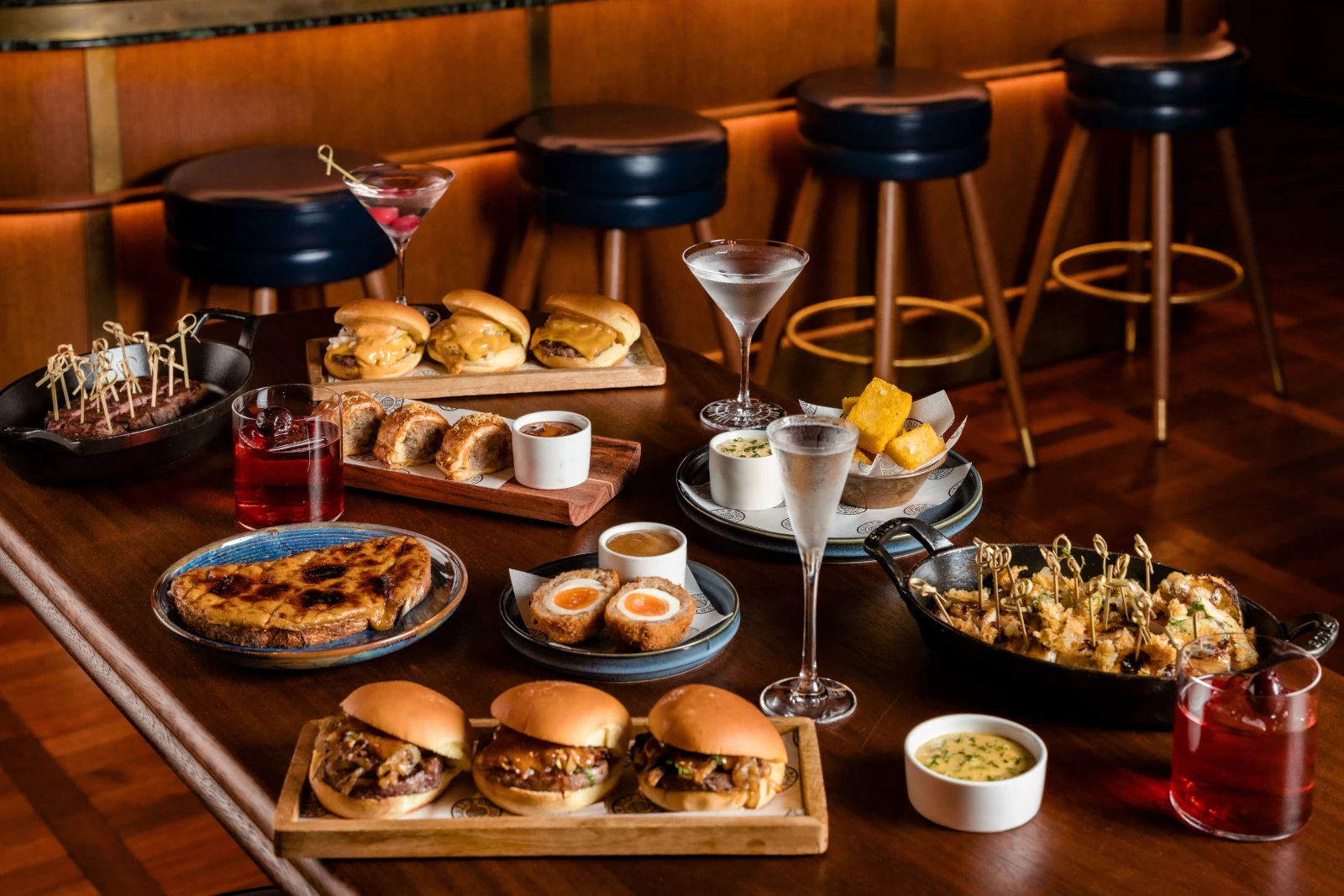 London Swagger, Chicago Soul: Beef & Liberty Bar Redefines River North ...